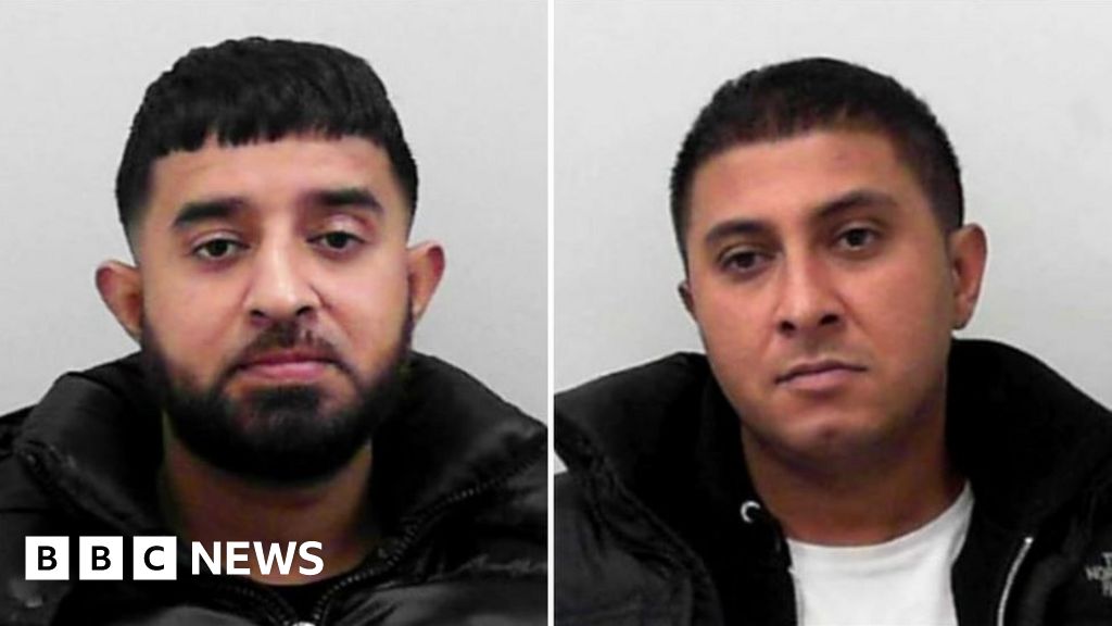 Two brothers jailed for 'barbaric' Bristol machete attack - BBC News