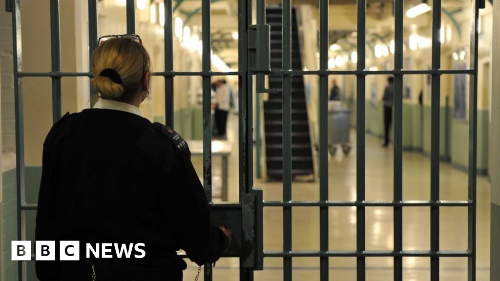 Violence cut at seven of 10 'challenging' prisons - MoJ - BBC News