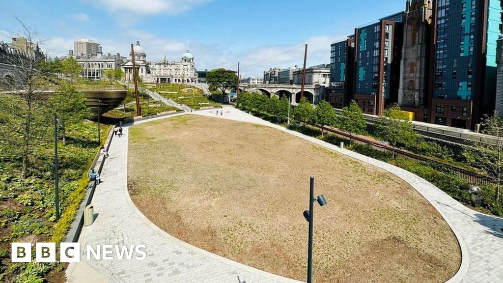 Historic Aberdeen gardens finally to be turfed after revamp - BBC News