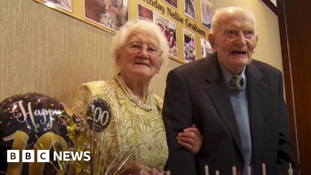 The 100-year-olds still in love after 76 years - BBC News