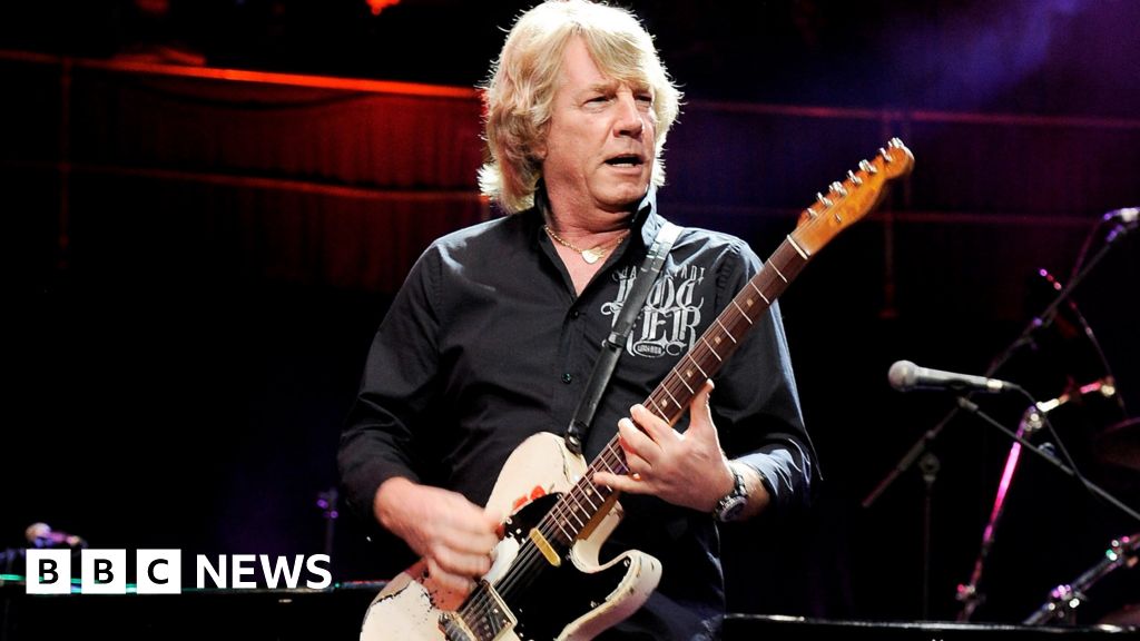 Rick Parfitt: Rock world pays tribute to Status Quo guitarist - BBC News