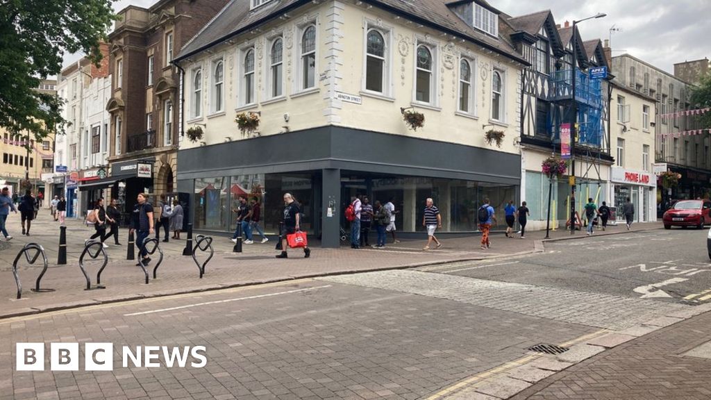 Kyle Ghanie: Renewed appeal for witnesses to Northampton attack - BBC News