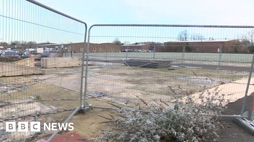 Newbury football ground: New sports ground plan set to go ahead - BBC News