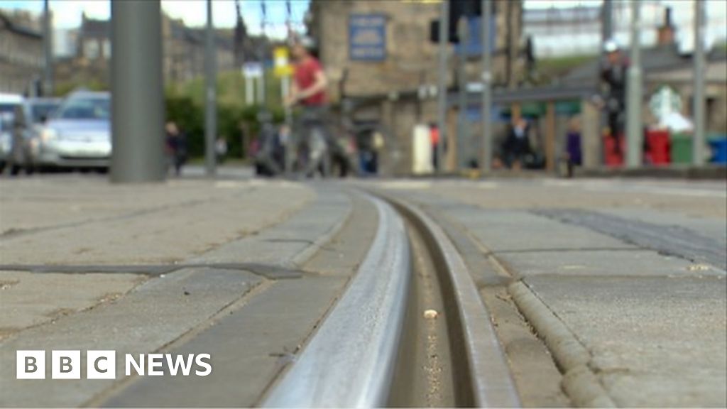 Nurse tells of injuries after tram line fall - BBC News