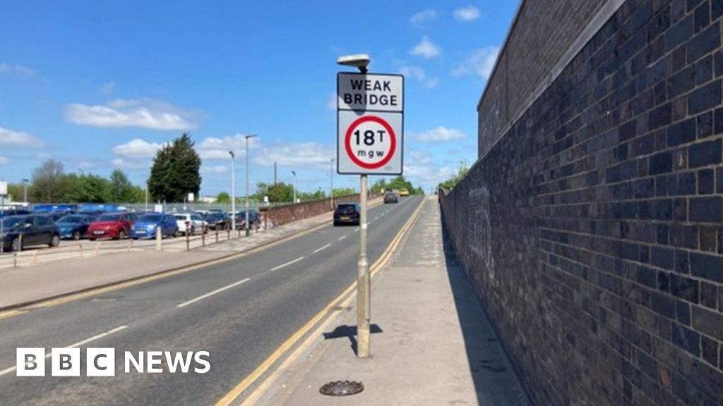 Hull roadworks: Overnight closures in place on busy route - BBC News