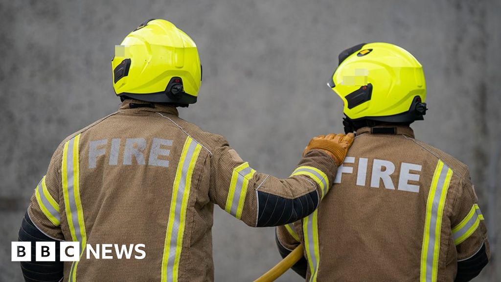 Plan to close Sale and Offerton fire stations at night scrapped - BBC News