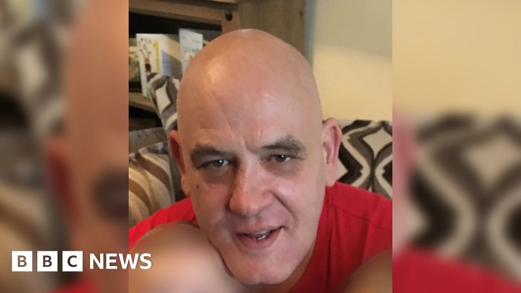 Stuart Morris death: Martin Green admits friend's murder - BBC News