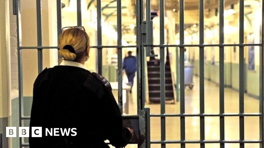 Concerns over staffing pressures at Kent and Sussex prisons - BBC News