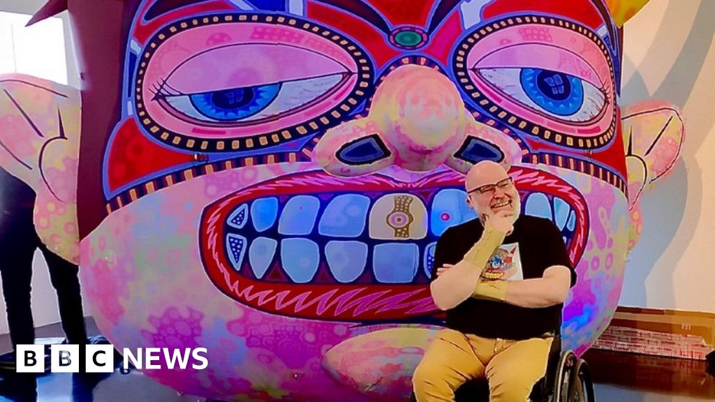 Ferens Art Gallery to host giant inflatables exhibition - BBC News