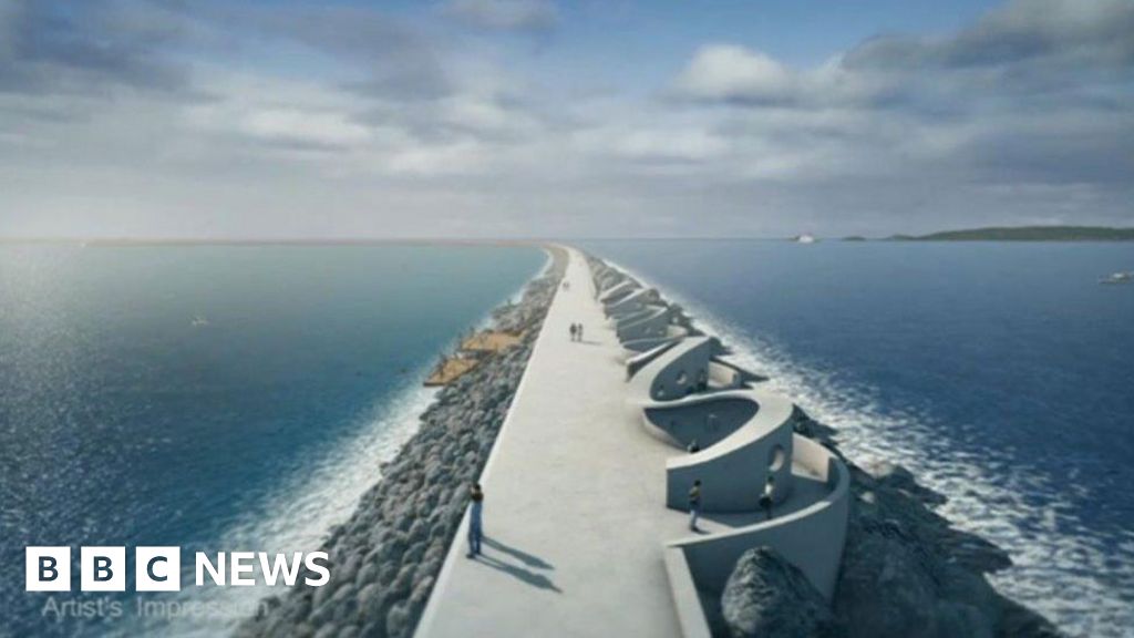 Tidal lagoons 'could be £70bn industry' - BBC News