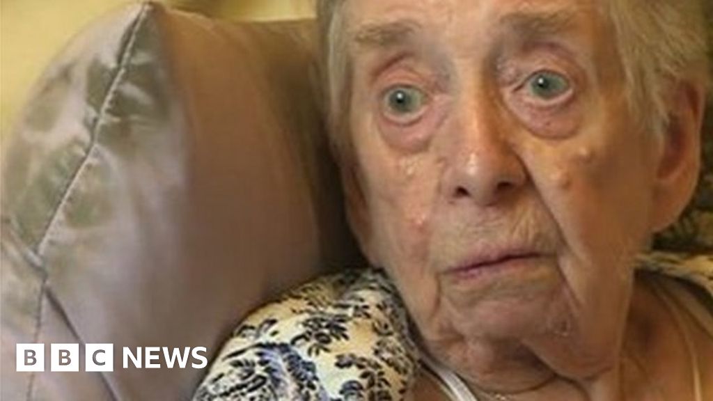 Maud, 90, talks about the effects of loneliness - BBC News