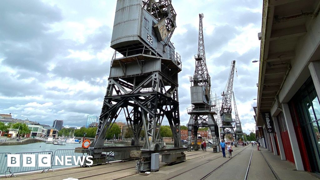 Bristol's historic harbour cranes need 'urgent' restoration - BBC News