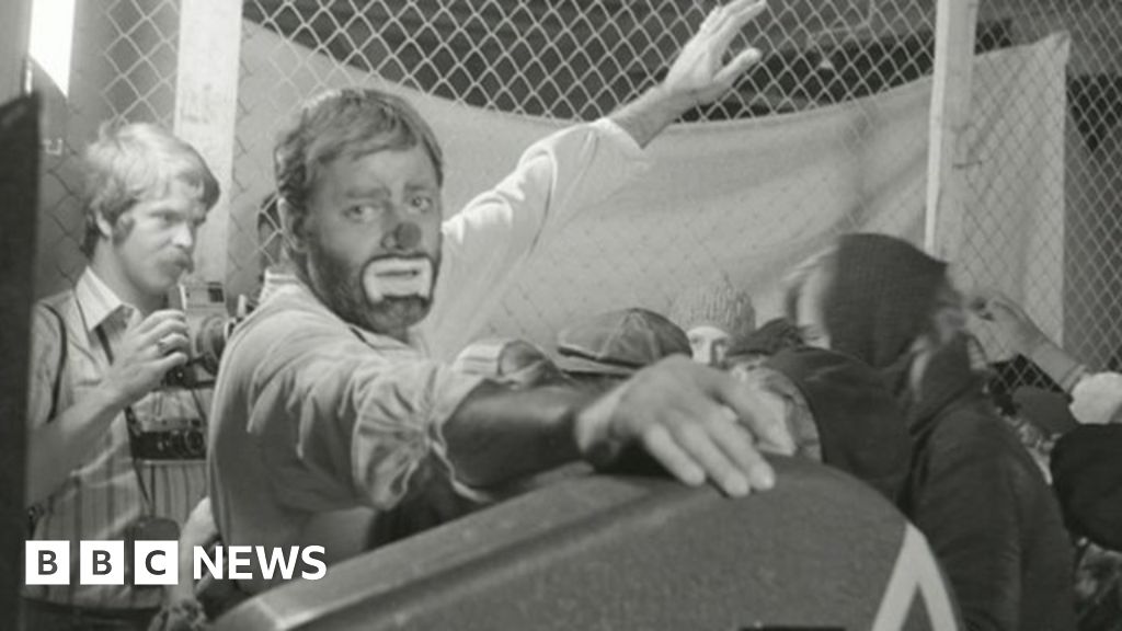 Images from 'lost' Jerry Lewis Holocaust film see light of day - BBC News