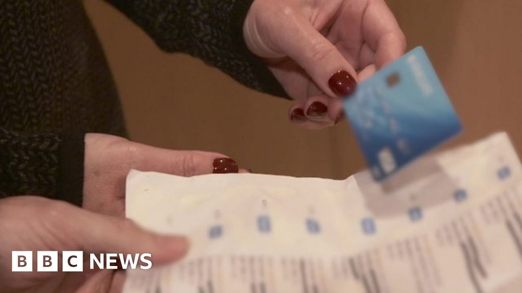 How do hackers steal your ID? - BBC News