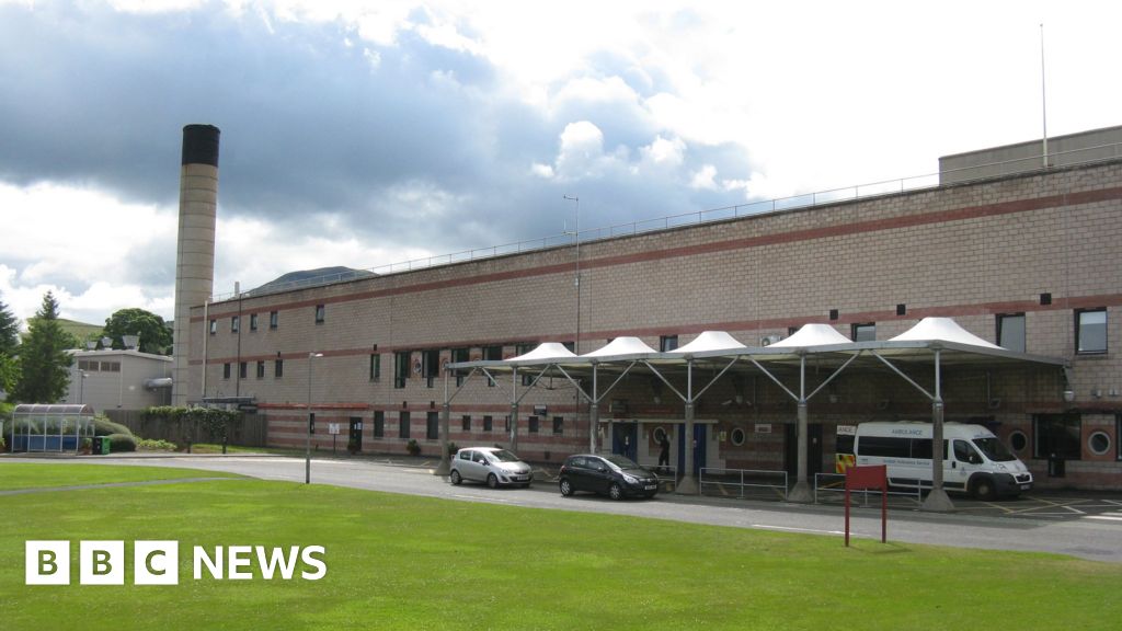 Tribute paid to NHS staff effort in the Borders - BBC News