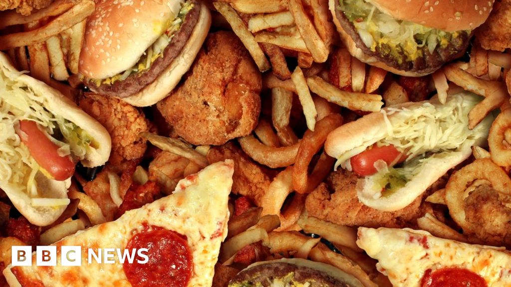 Milton Keynes school fast-food 'exclusion zone' discussed - BBC News