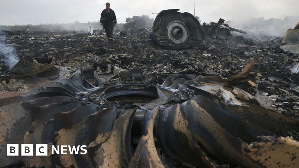 MH17 Ukraine disaster: Putin says UN tribunal premature - BBC News