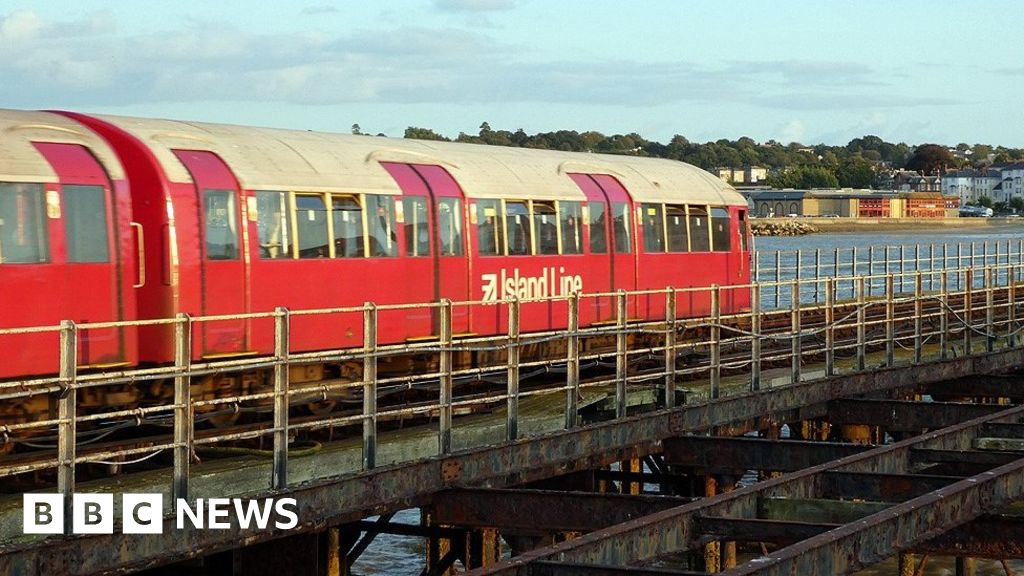 Cafe and museum plan for old Isle of Wight underground train