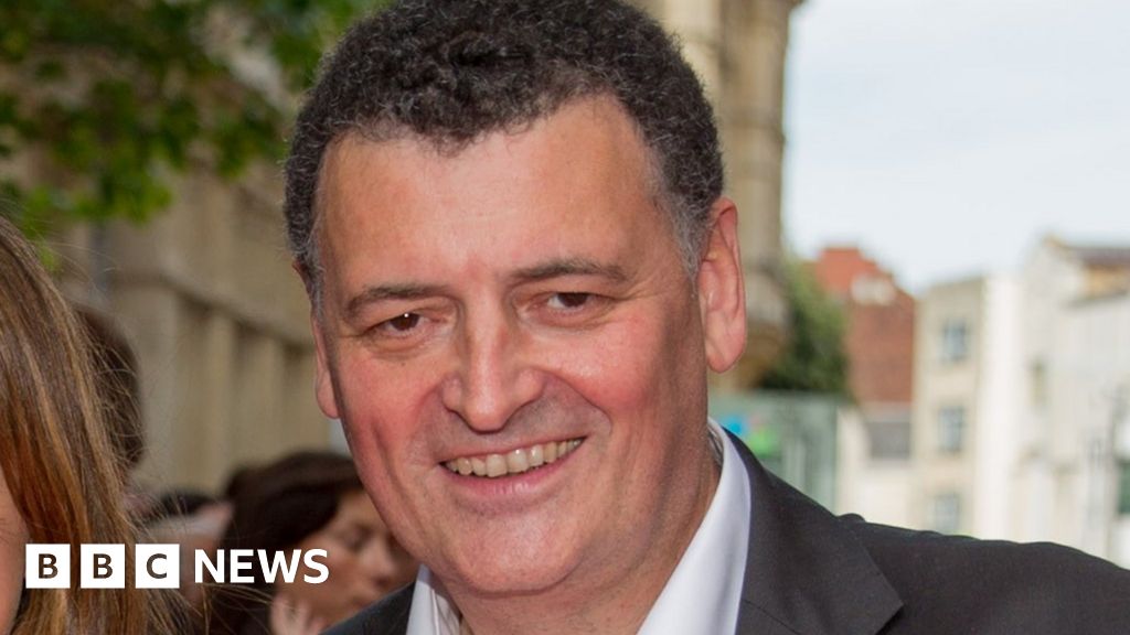 Writer Steven Moffat to leave Doctor Who - BBC News
