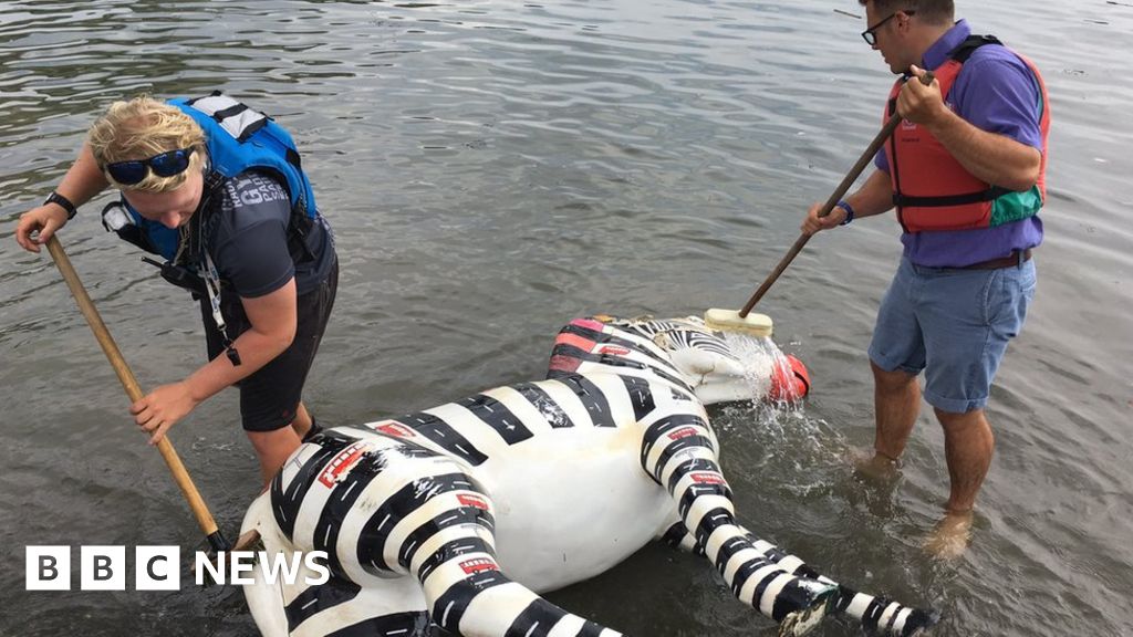 Stolen Southampton zebra sculpture found in river - BBC News