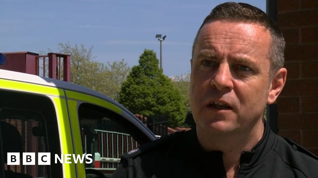 Wolverhampton rival gangs in 'postcode war' over drugs - BBC News