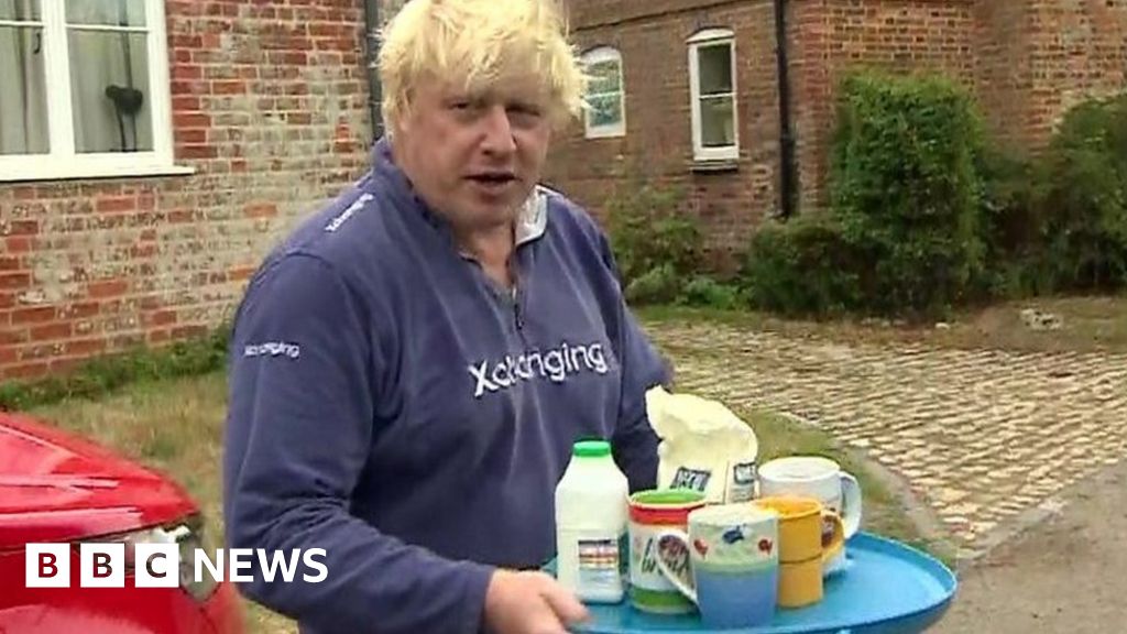 Johnson gives journalists tea while avoiding burka questions