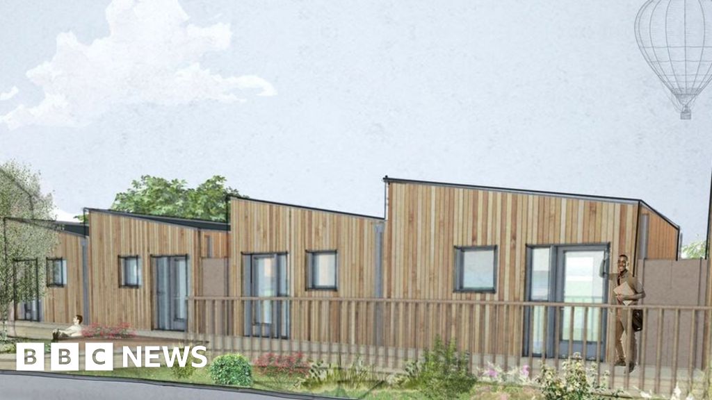 Bristol pod homes built to support homeless people - BBC News