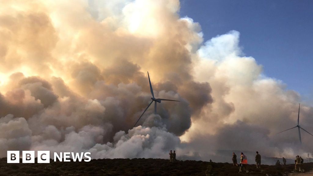 Crews called back to scene of major Moray wildfire - BBC News