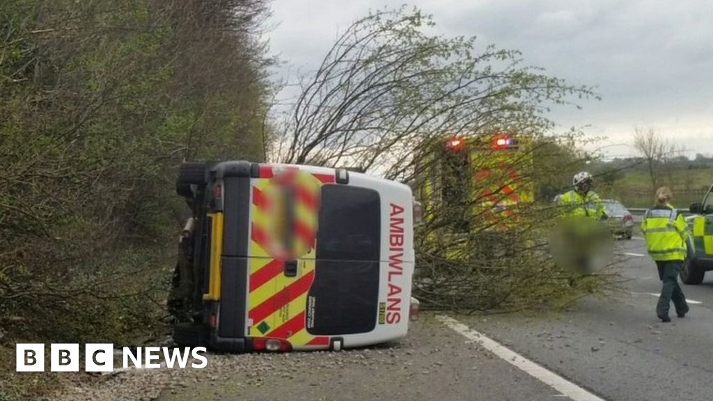 Driver injured as ambulance crashes on M4 near Pencoed - BBC News