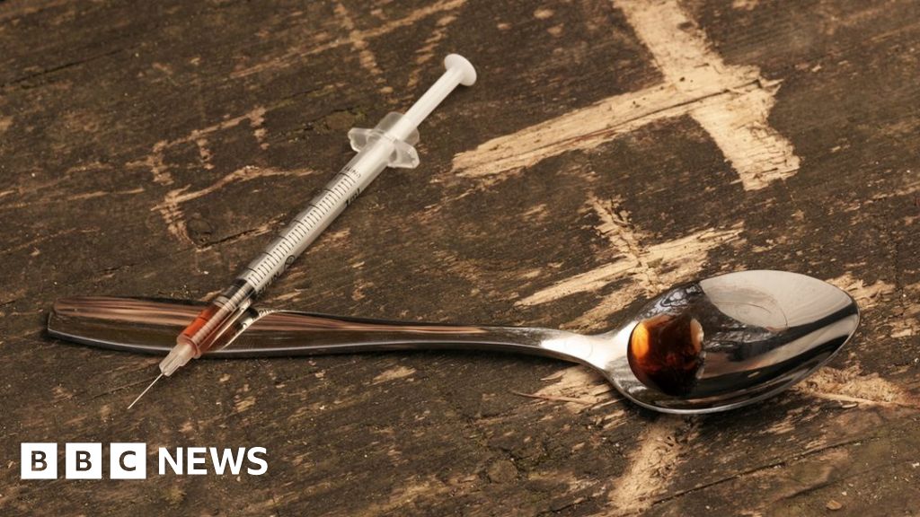 Drugs 'fix rooms' backers study options for Wales