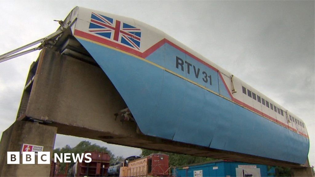 Museum in bid to preserve '1960s UK hovertrain'