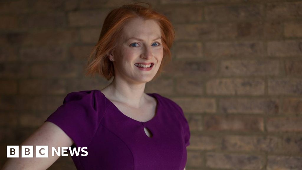 Does University Challenge need 'gender neutral' questions? - BBC News