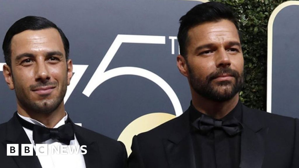 Ricky Martin is married 'with prenups and everything' - BBC News