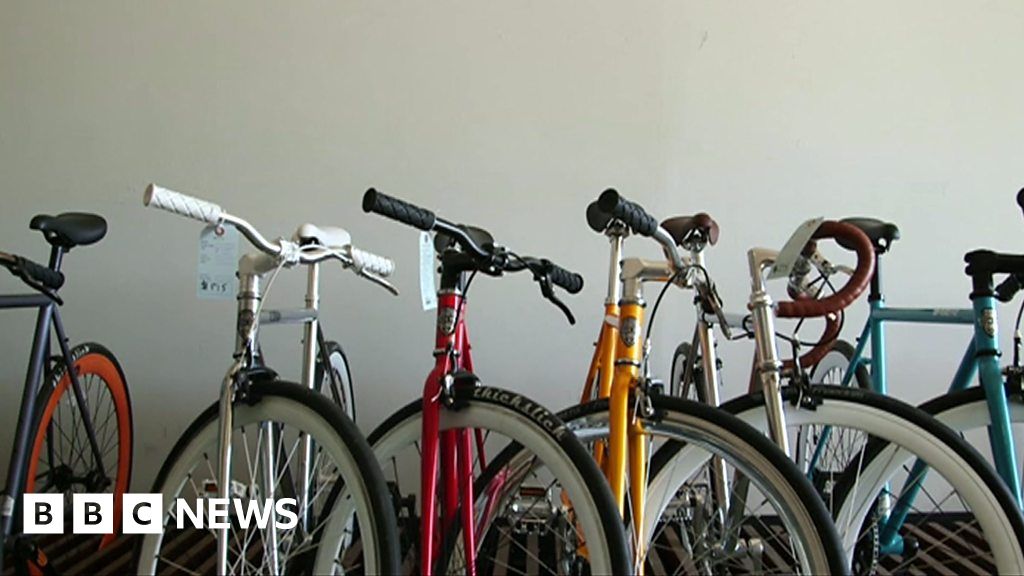 Selling bicycles in car-obsessed Los Angeles - BBC News