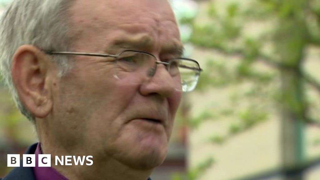 Teenage Kingsmill victim cried out for mother before he was shot - BBC News