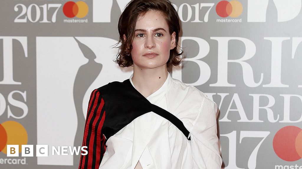 Christine & The Queens: Brits rivals reflect every woman - BBC News