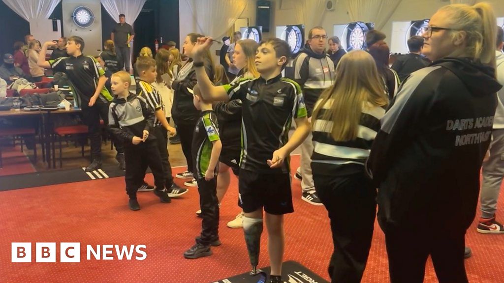 'Luke Littler effect': Darts star inspiring young people - BBC News