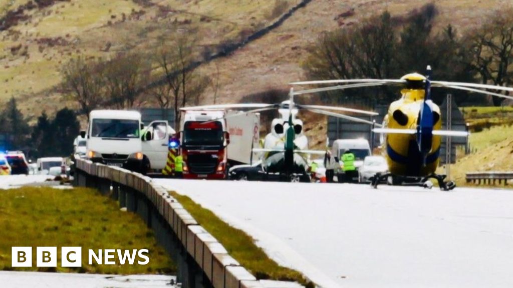 M6 crash: Woman killed in eight-vehicle pile-up named - BBC News