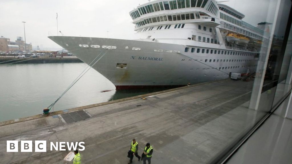 Balmoral cruise ship: Hundreds on board come down with norovirus - BBC News