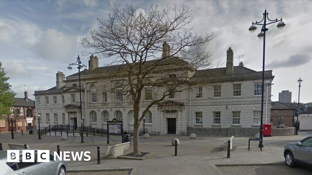 Government returns powers to Rotherham Council - BBC News
