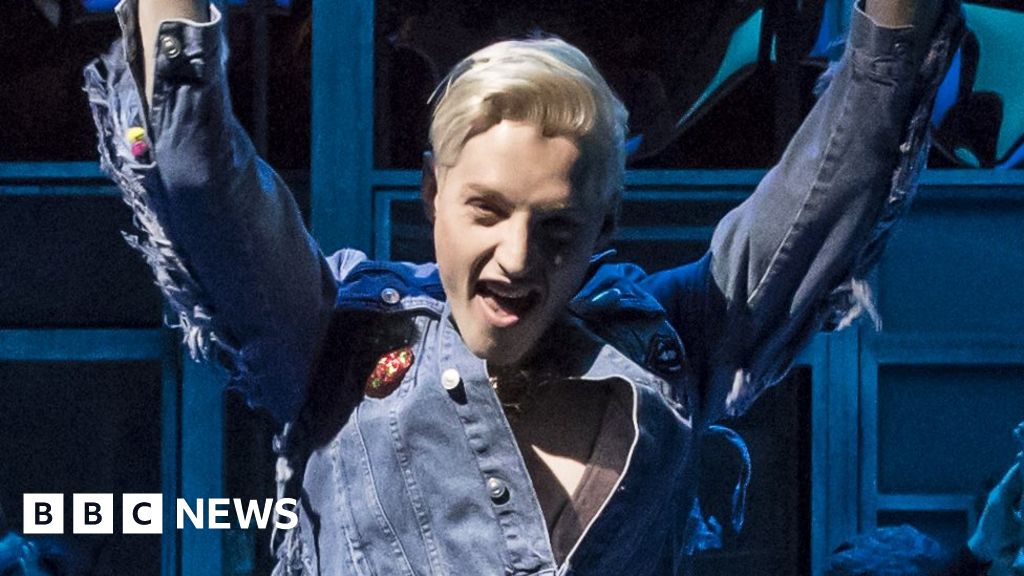 Everybody's Talking About Jamie scoops UK Theatre Awards - BBC News