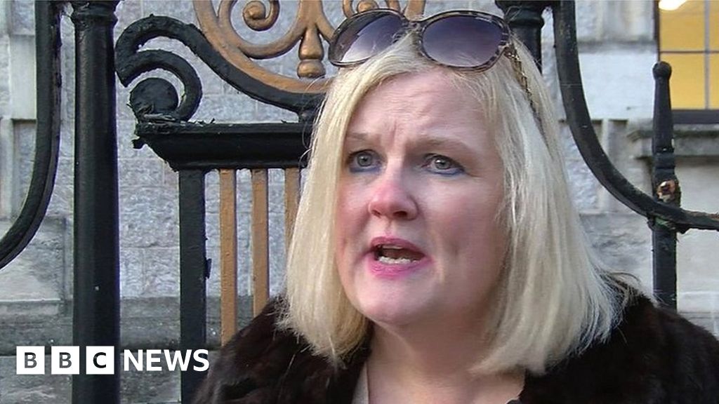 Charity boss offered donated clothes to her former partner - BBC News