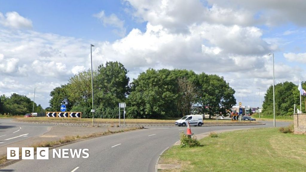 A16 Boston crash: Man arrested over fatal collision - BBC News