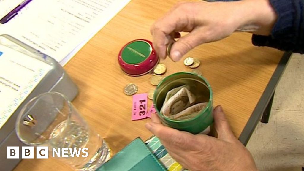 Inflation fall 'could hit pensioners' - BBC News