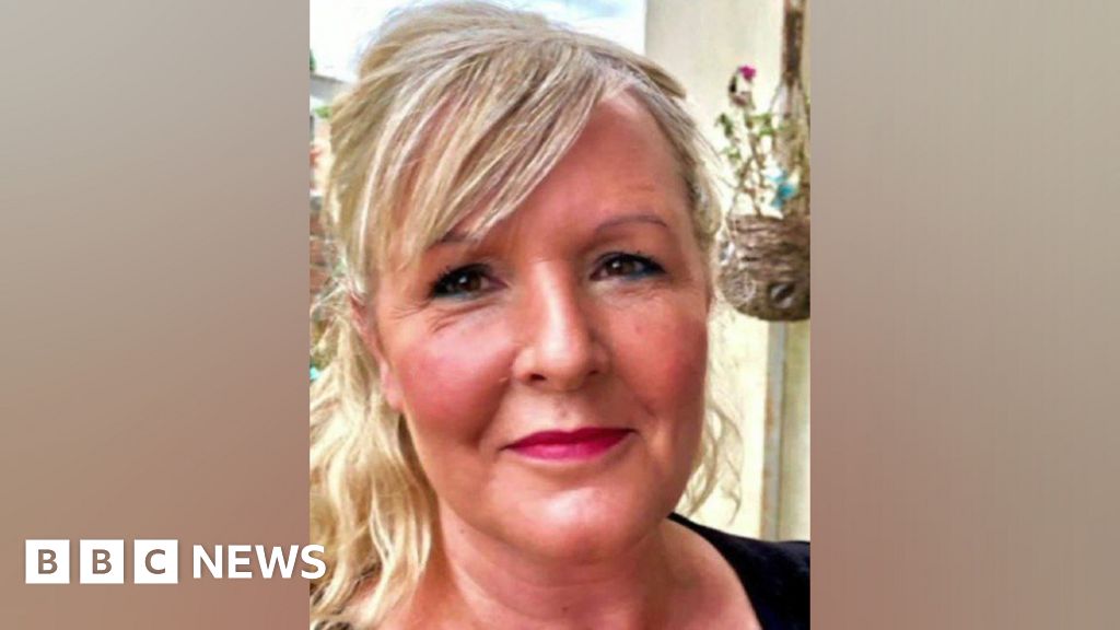 Michaela Hall: Murder victim failed by agencies, says coroner - BBC News