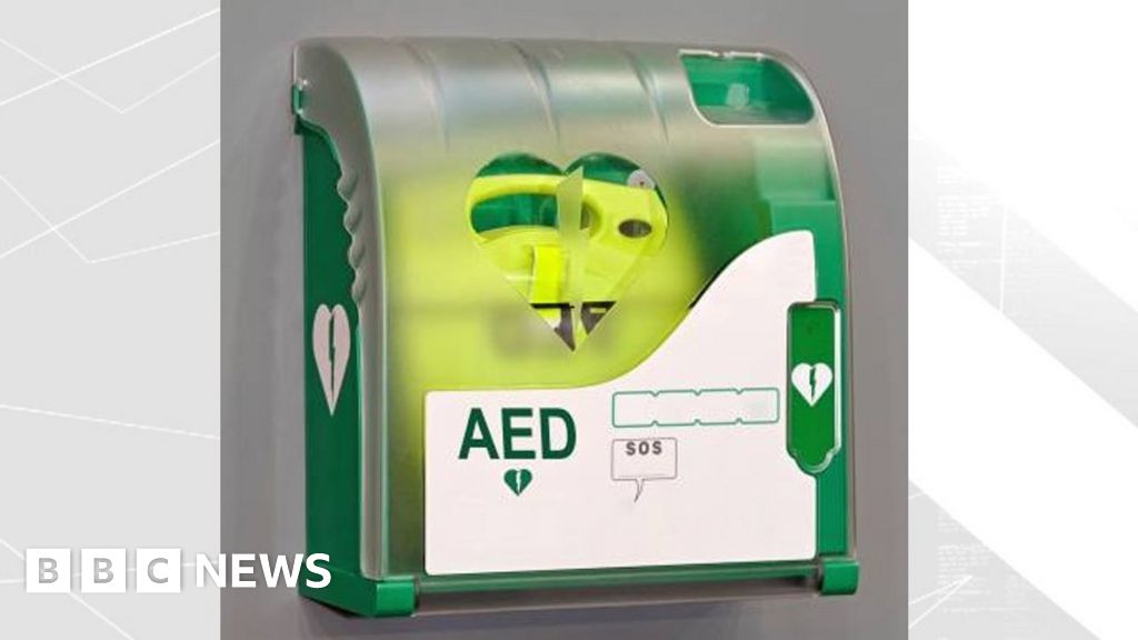 Wareham Community Hospital defibrillator stolen: Police left baffled - BBC News