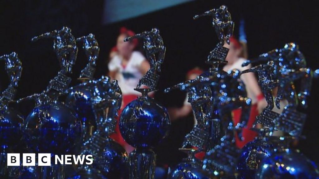 World street dance battles in Glasgow - BBC News