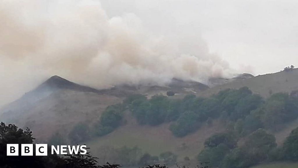 Wildfires in Wales on the rise during lockdown period - BBC News