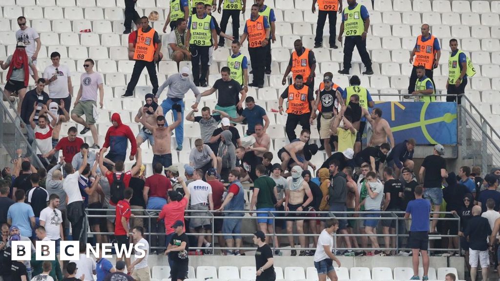 French prosecutor: 'Russian hooligans came ready for violence' - BBC News