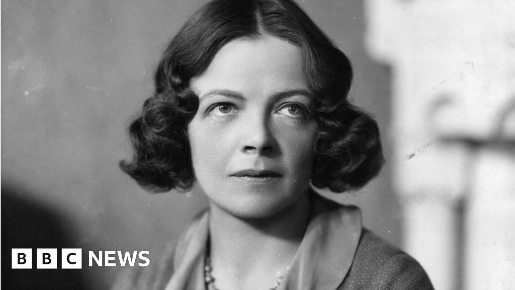 Plaque for Wales' first female MP Megan Lloyd George - BBC News